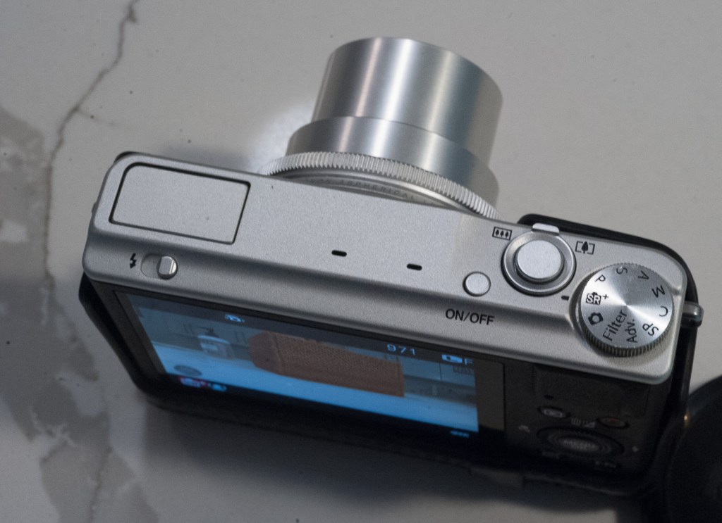 And now for something completely different: the Fujifilm XQ2 – CamerAgX ...